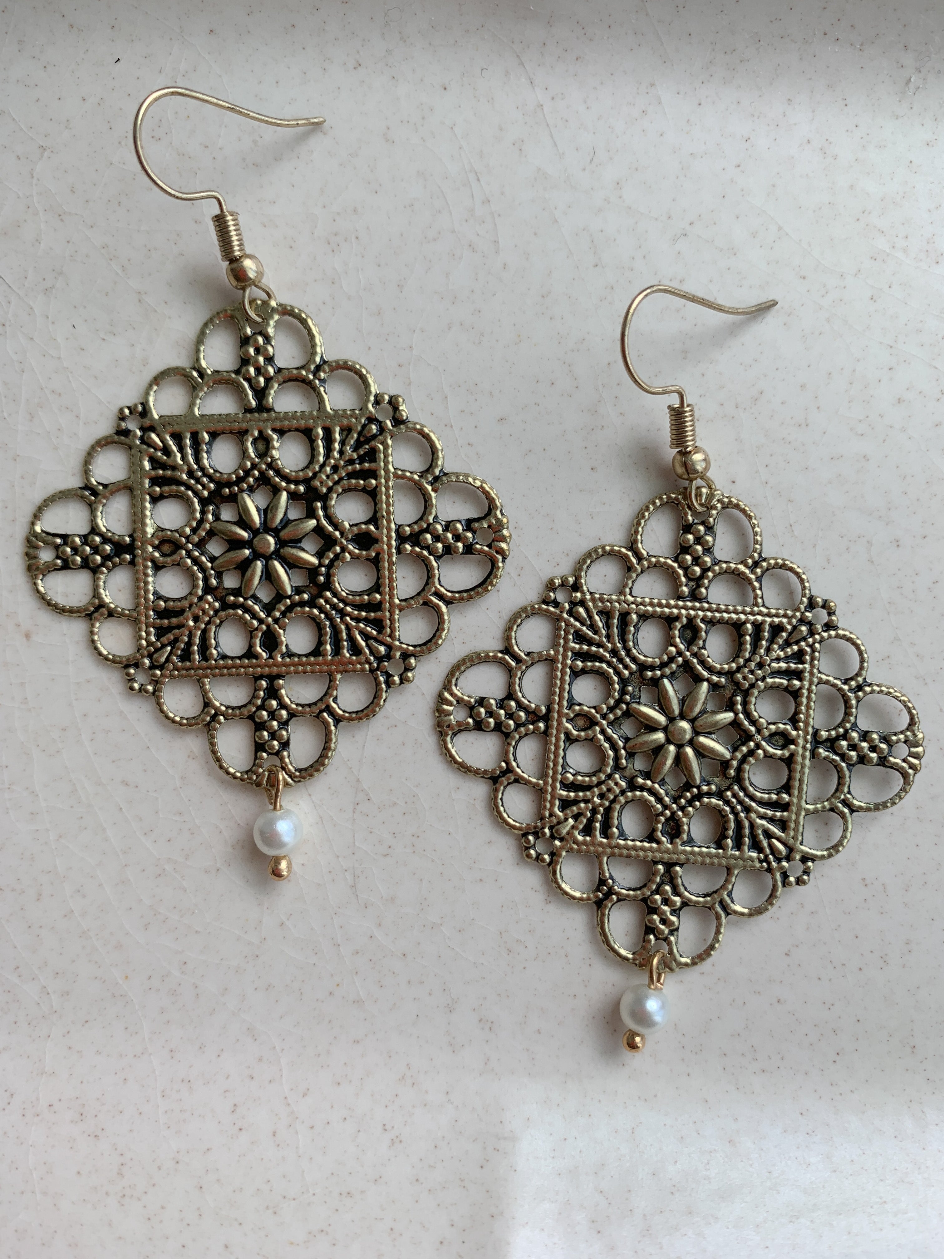 Golden, Gothic Elegance – Sasha Dolli